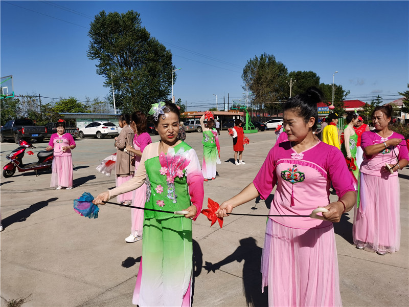 辽宁省丹东市“体育三下乡”健身展演庆丰年_国家体育总局